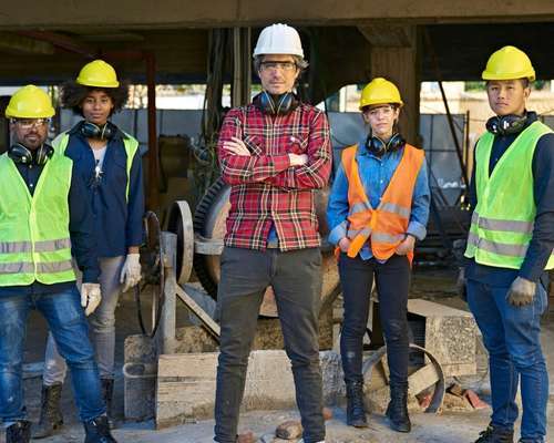 6 Reasons Why Professional Set Construction Labor Matters - Florisha Mag